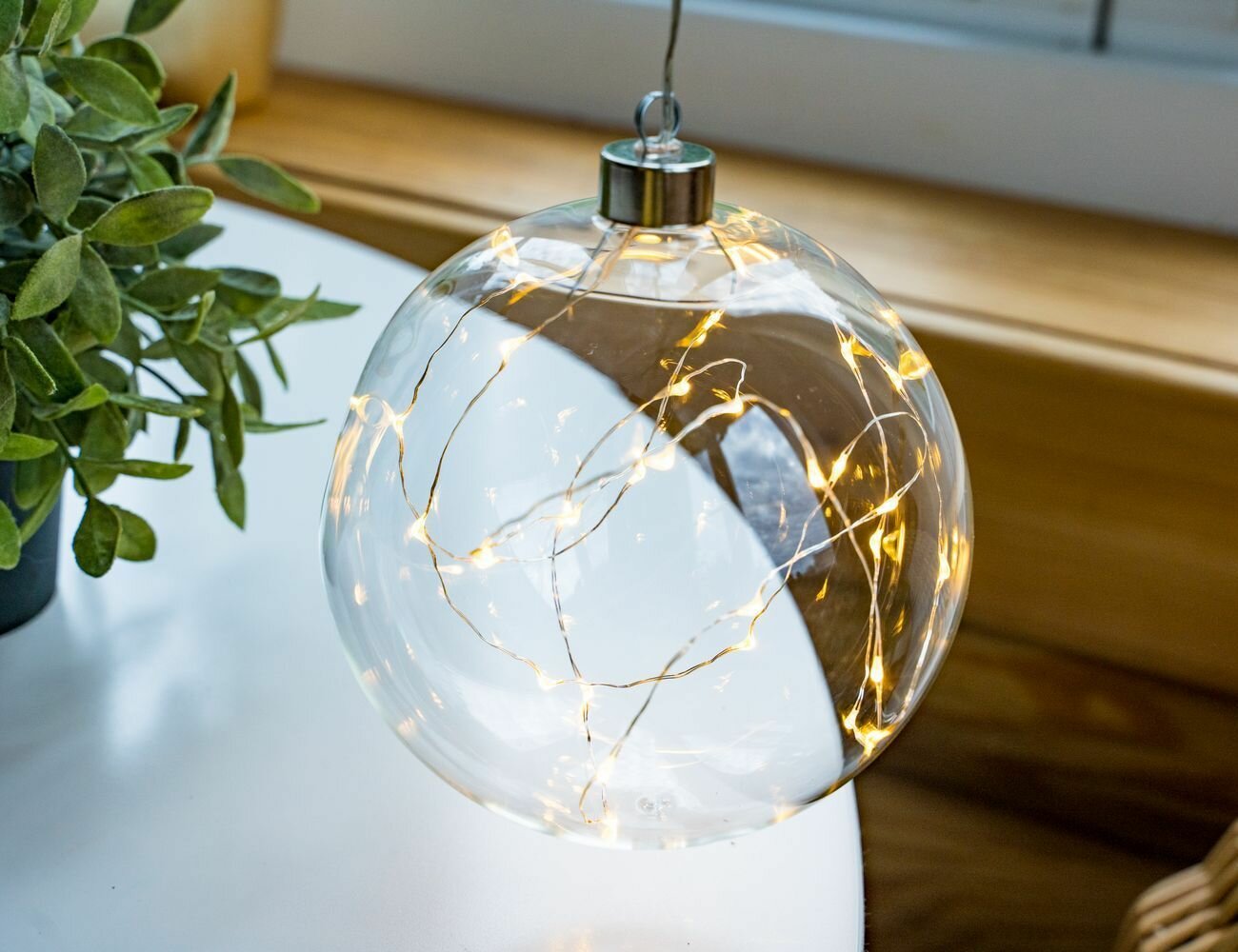 Светящийся ёлочный шар прозрачный, 40 тёплых белых микро LED-огней, 20 см, таймер, батарейки, Kaemingk (Lumineo)