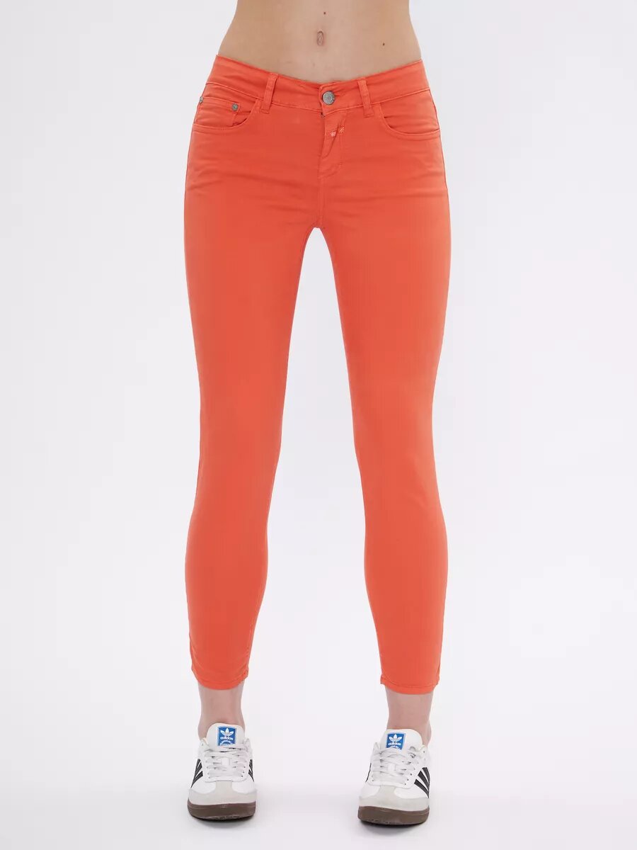 Джинсы зауженные 