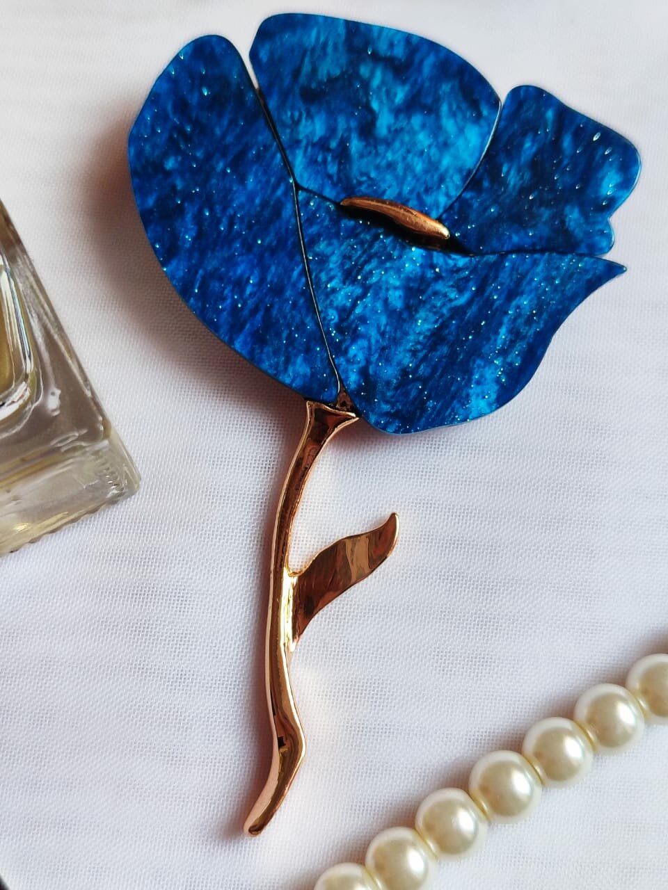 Брошь, пластик