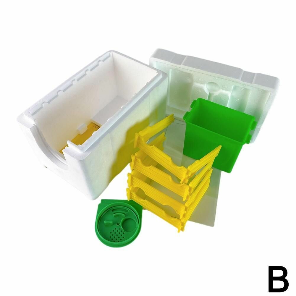 Три улья из пенопласта для пчеловодческого инвентаря