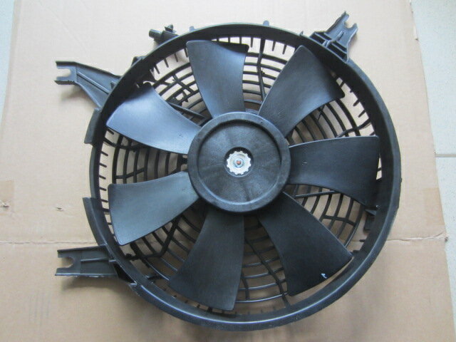 Вентилятор радиатора кондиционера совместим с Mitsubishi Pajero 4 2006-2021 / Mitsubishi Pajero 3 2000-2006 MR500911