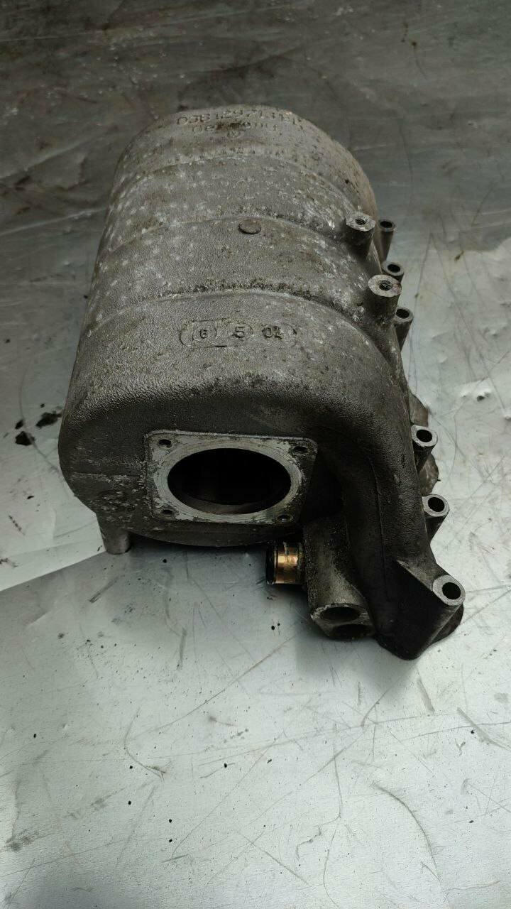 Впускной коллектор Volkswagen Caddy 3 (2004 - 2010) 038129713BE