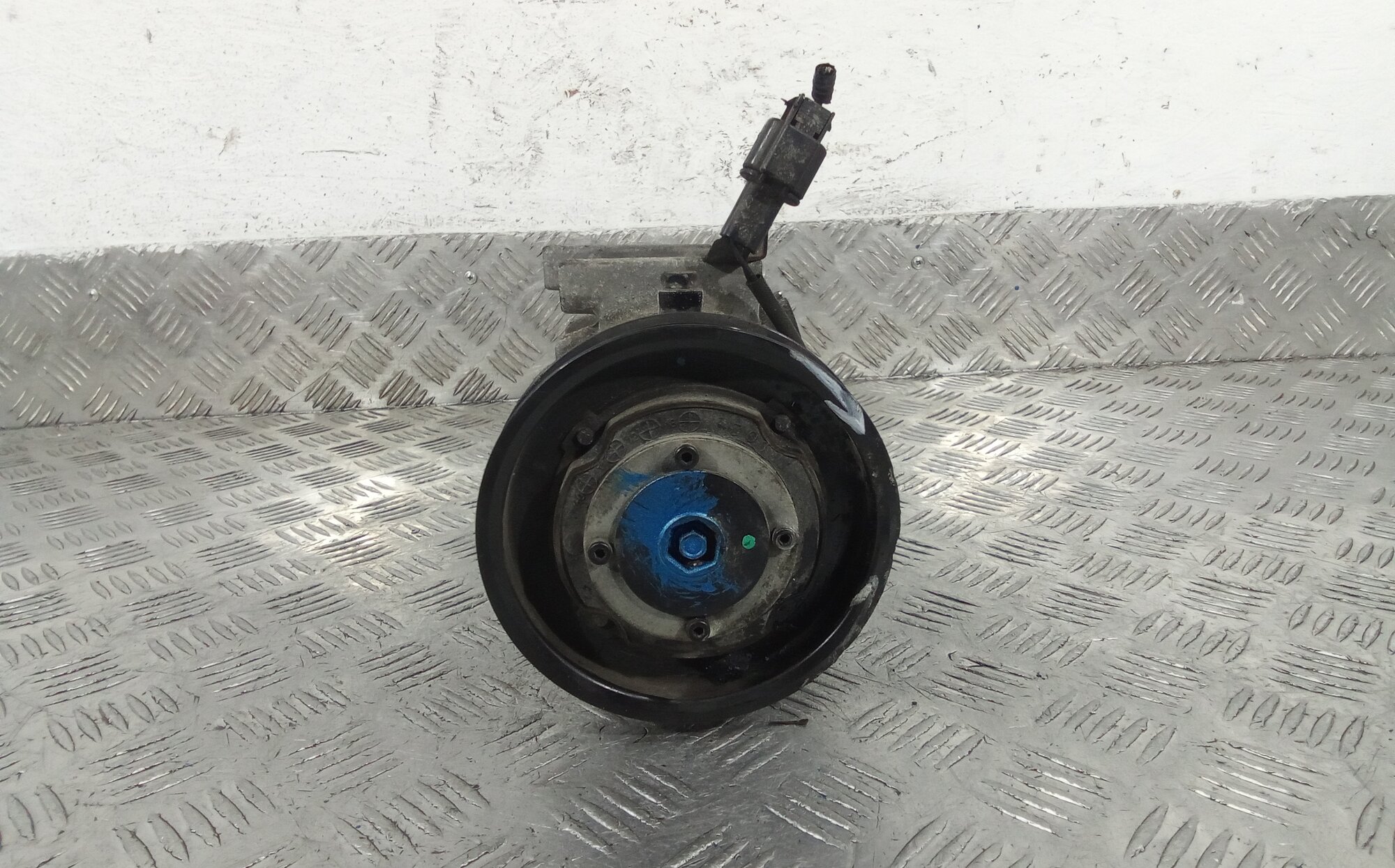 Компрессор кондиционера дизельный HYUNDAI I40, Номер 977013Z000