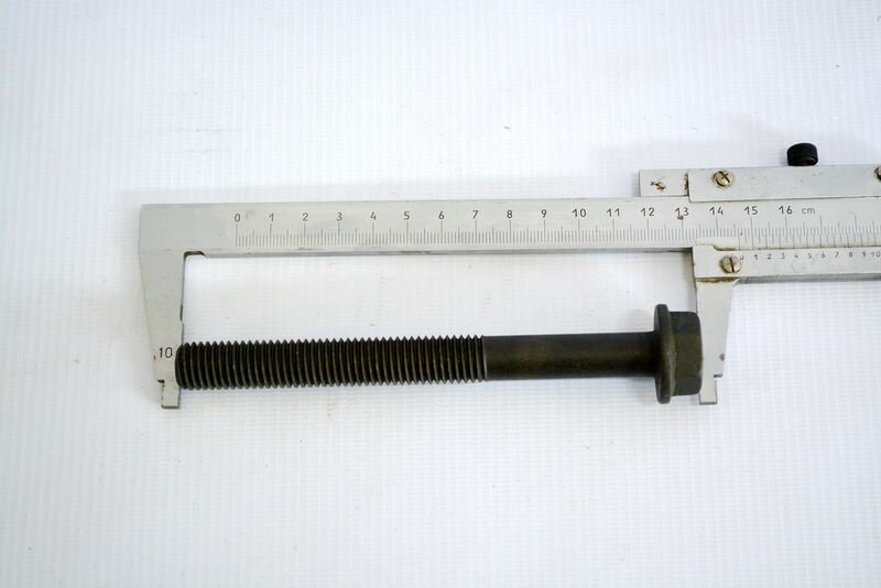 Болт М14x2x135 крышки коренного подшипника ISLe