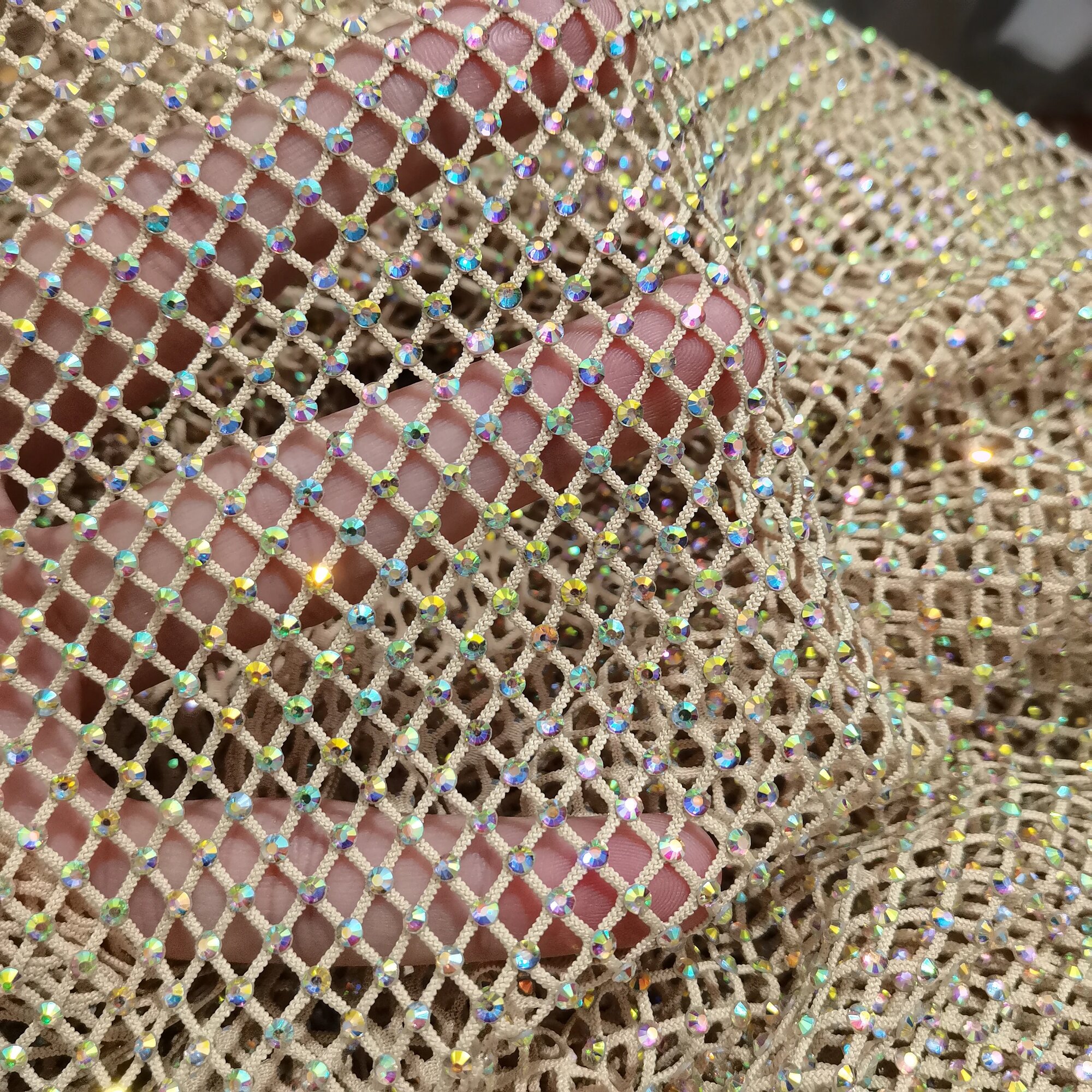 OMZHIMO Эластичная сетка с стразами SS10 50cm X 100cm, 8ab