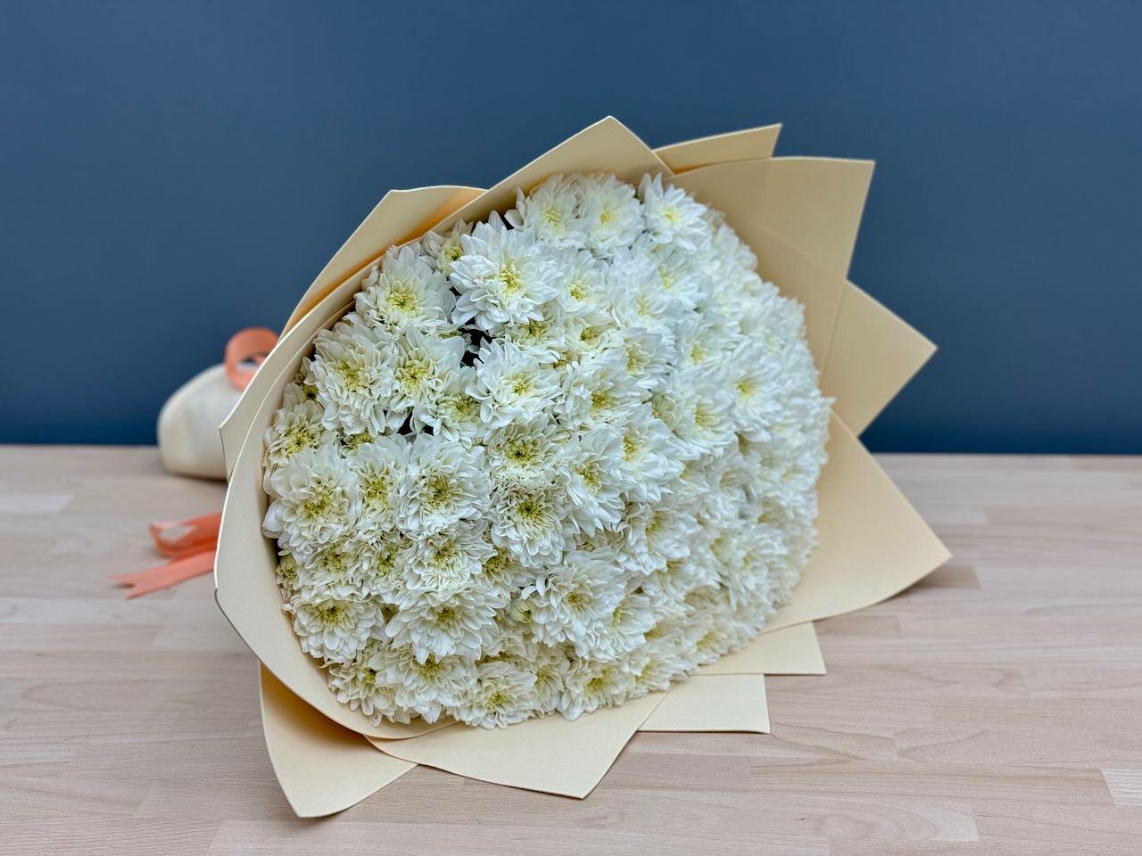 Букет wowflo монобукет, хризантемы, 15 штук, высота 60см, белый