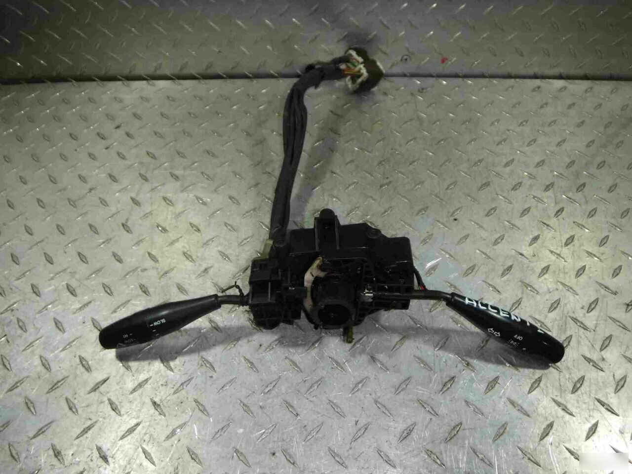 Переключатель подрулевой в сборе Hyundai Accent I (1994—2000) 9340022050