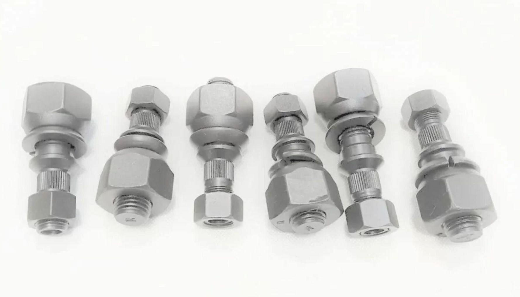 Шпилька задняя правая в сборе с гайкой комплект 6шт Hyundai hd78 hd65 hd72