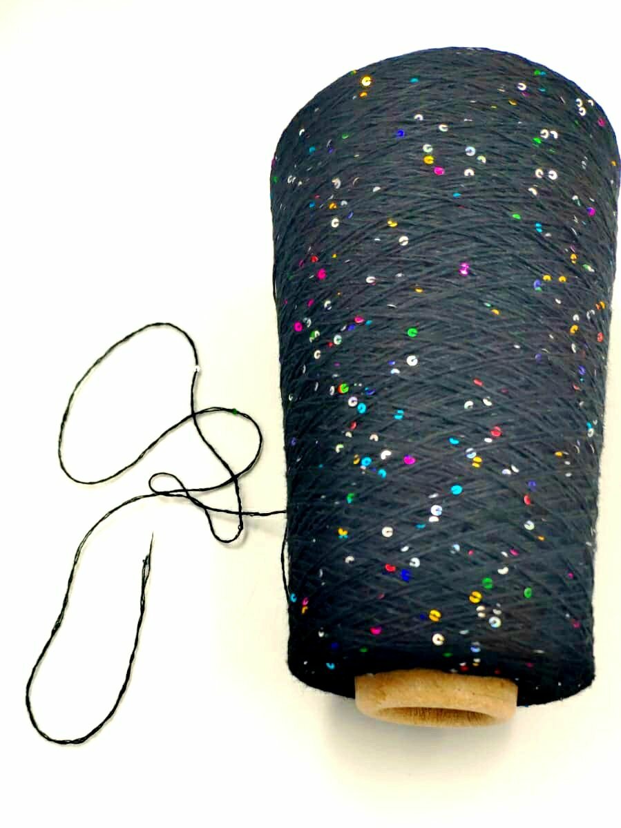 Пряжа Пайетки 2мм на хлопке (микропайетки) 2-048 черный с цветными блестящими пайетками (200г)