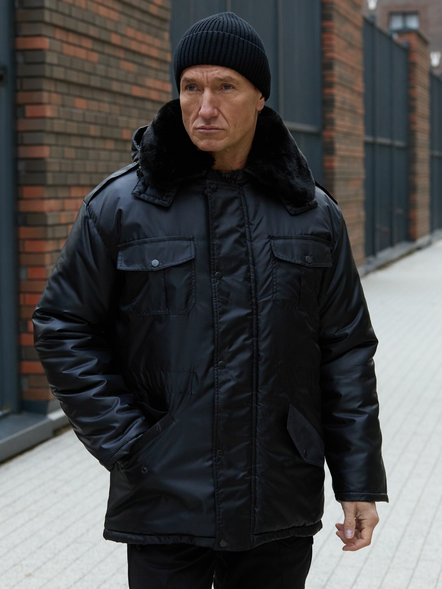 Зимняя куртка "Охрана", мужская, синтепон, черная, с меховым воротом