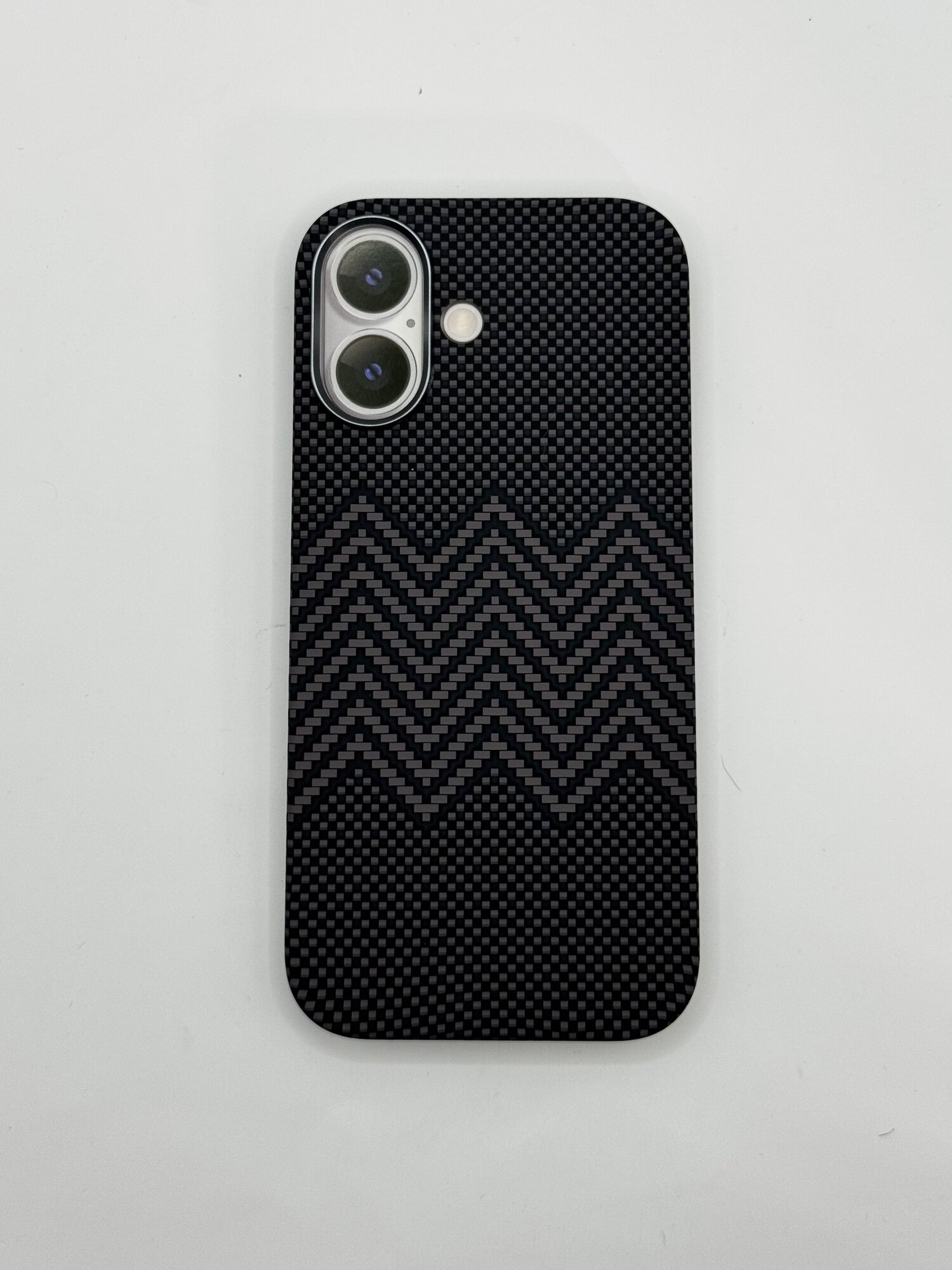 Чехол карбоновый на iPhone 17 , ударопрочный, поликарбонат, защита камеры Magsafe