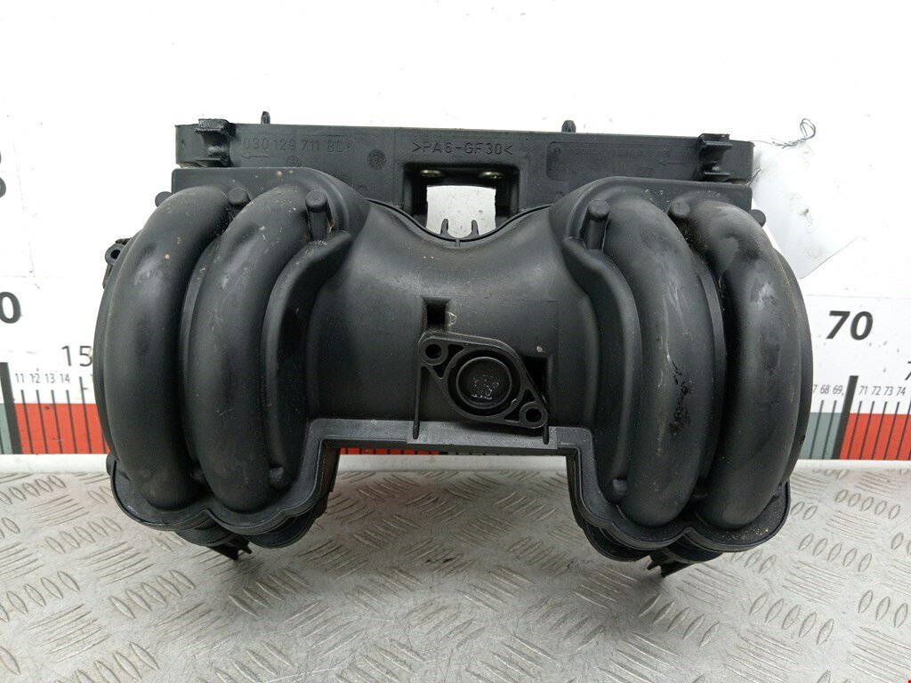 Коллектор впускной Volkswagen Polo 3 030129711BC арт. 2188929
