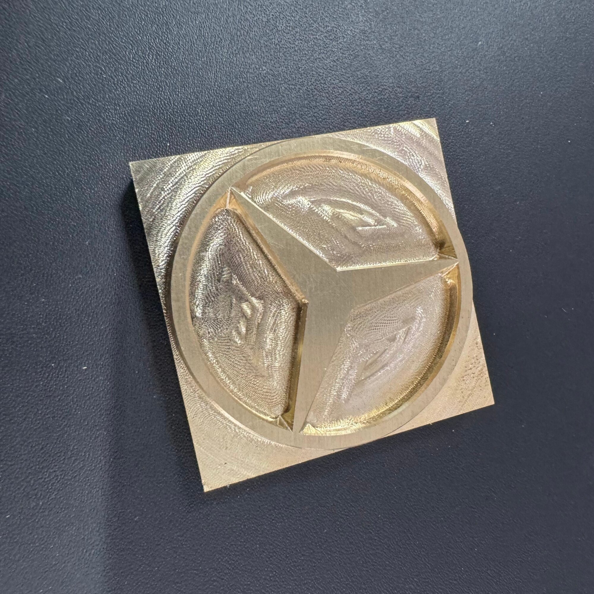 Клише для тиснения кожи, бумаги, фанеры. Логотип MERCEDES. Латунь