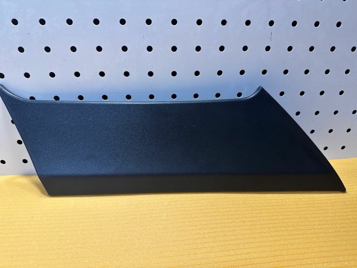 Заглушка бампера левая MAN TGX (накладка кронштейна фары) МАН ТГХ