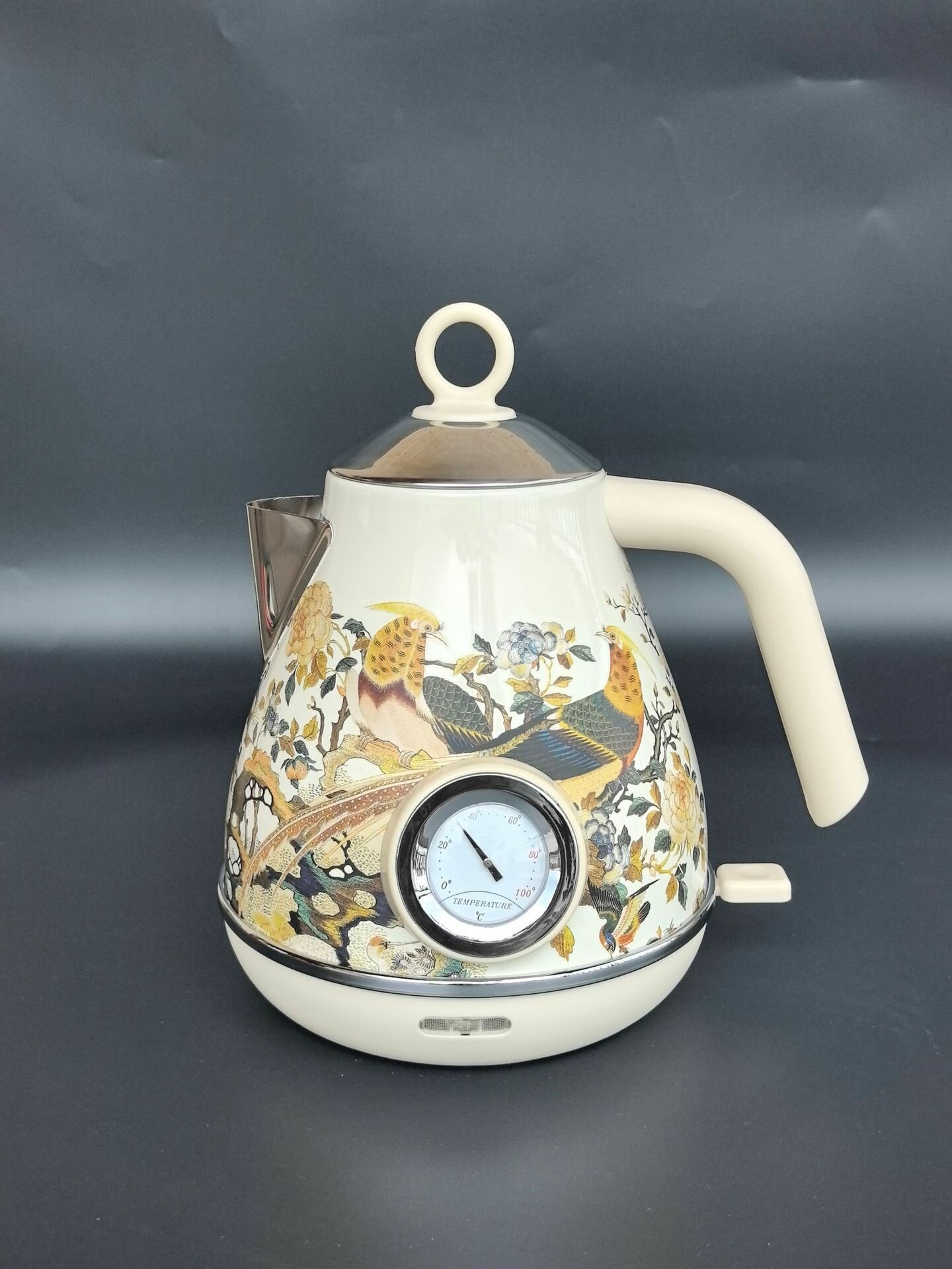 Электрический чайник с регулировкой температуры; ретро-стиль