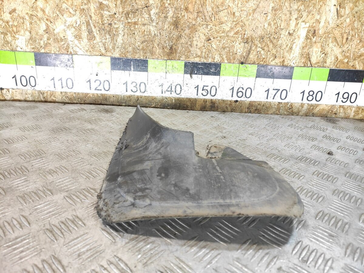 Брызговик левый задний VOLKSWAGEN Transporter T5