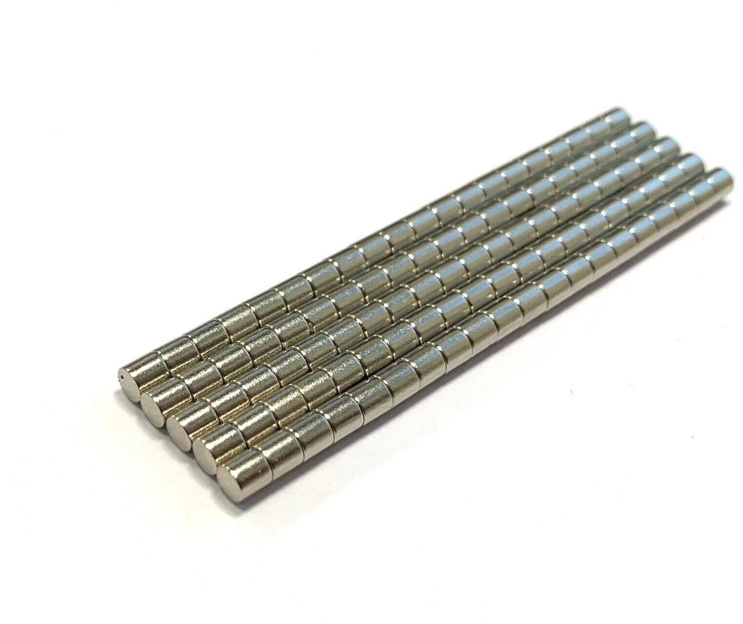 Неодимовый магнит 3х3 мм (диаметр 3 мм, высота 3 мм), N38, никель - 100 шт