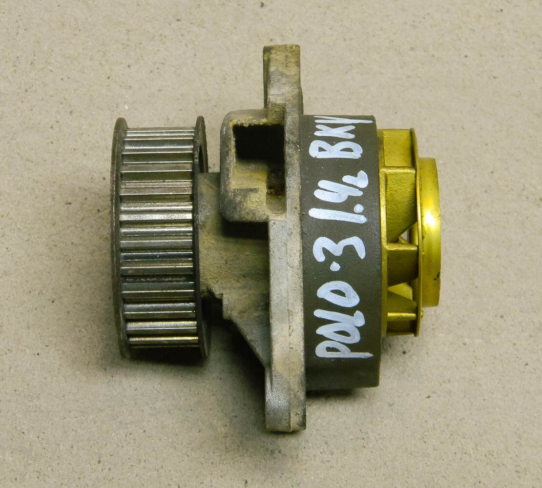 Помпа VW Polo 3 1.4 BKY