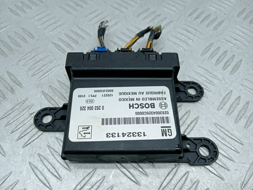 Блок управления парктрониками Opel Zafira B 13324133 арт. 1933414