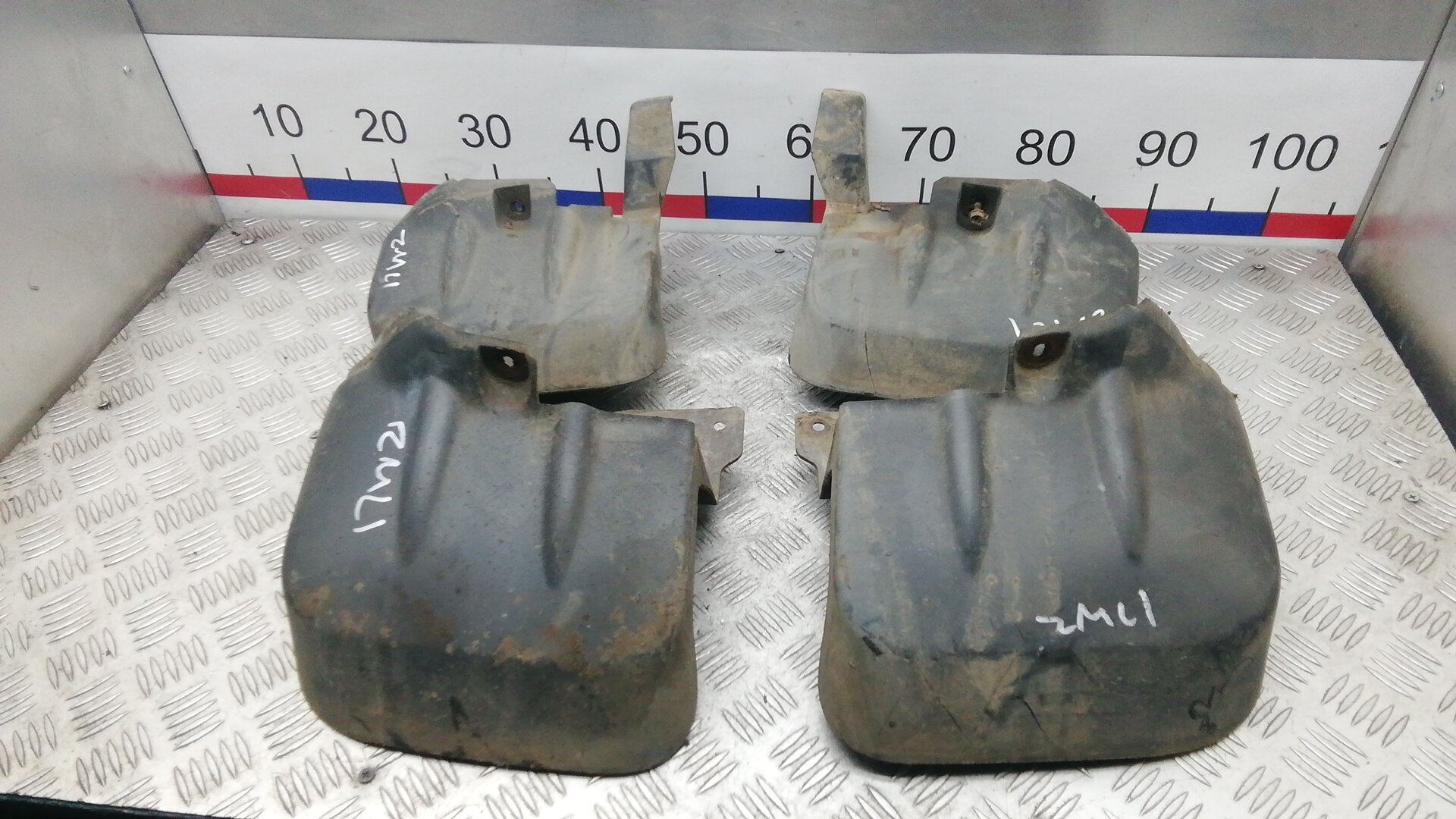 Брызговик MITSUBISHI L200 K4T