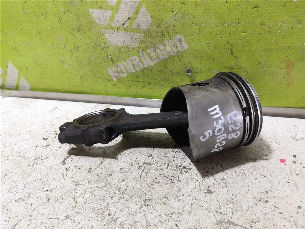 Поршень с шатуном BMW 5-серия E28 81-87