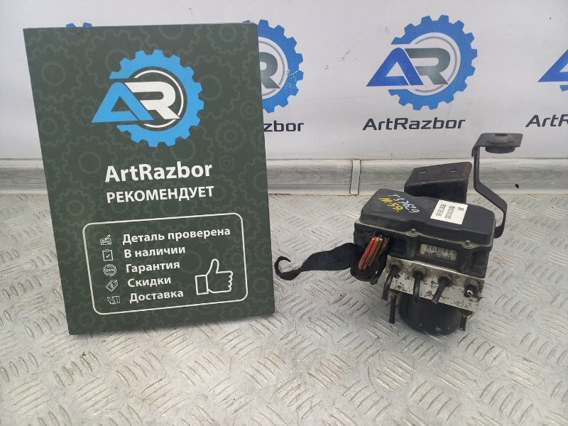 Б/У Блок ABS (насос) Skoda Fabia 2 MK2 / Шкода Фабия 2 MK2 1.4 BNM 70 Л.С. дизель 2007