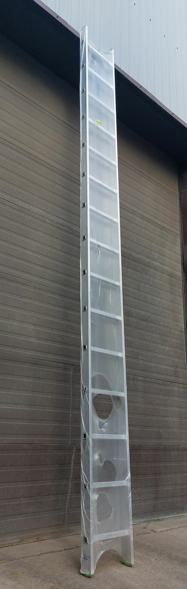 Алюминиевая приставная лестница Sarayli 1х15 (4,12м) 15 ступ.