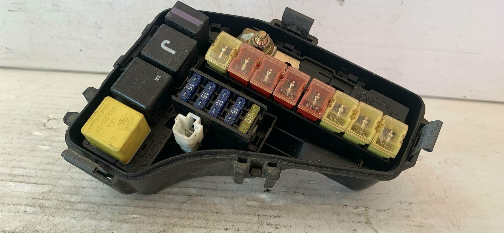 Блок предохранителей Volvo C70 1999 9128576