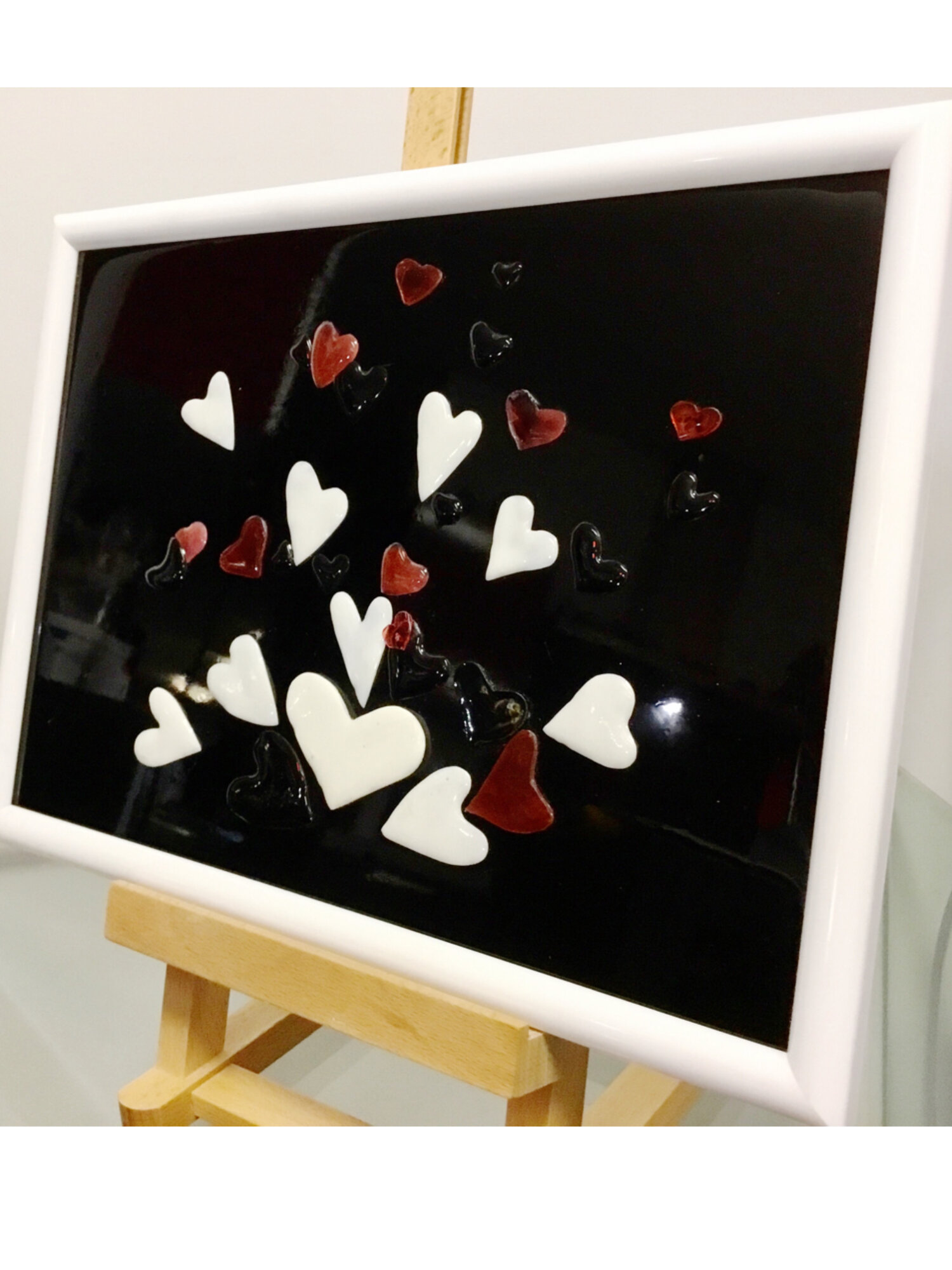 Черная яркая современная интерьерная картина "Сердца"-подарок на День всех влюбленных, День Святого Валентина