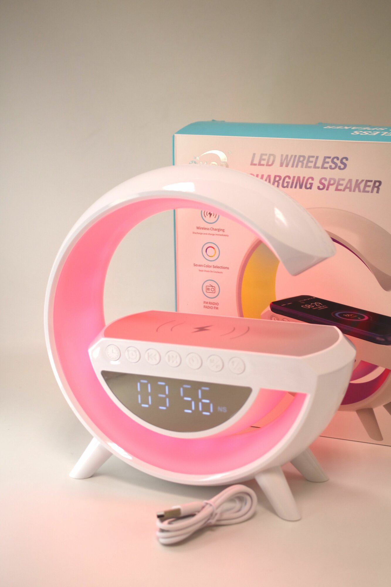 Умный ночник RGB с беспроводной зарядкой Bluetooth колонкой и FM радио Лампа-колонка настольная