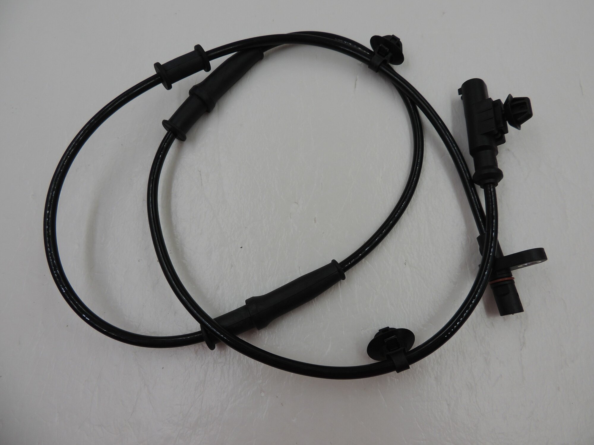 Датчик ABS 1064030401 Geely