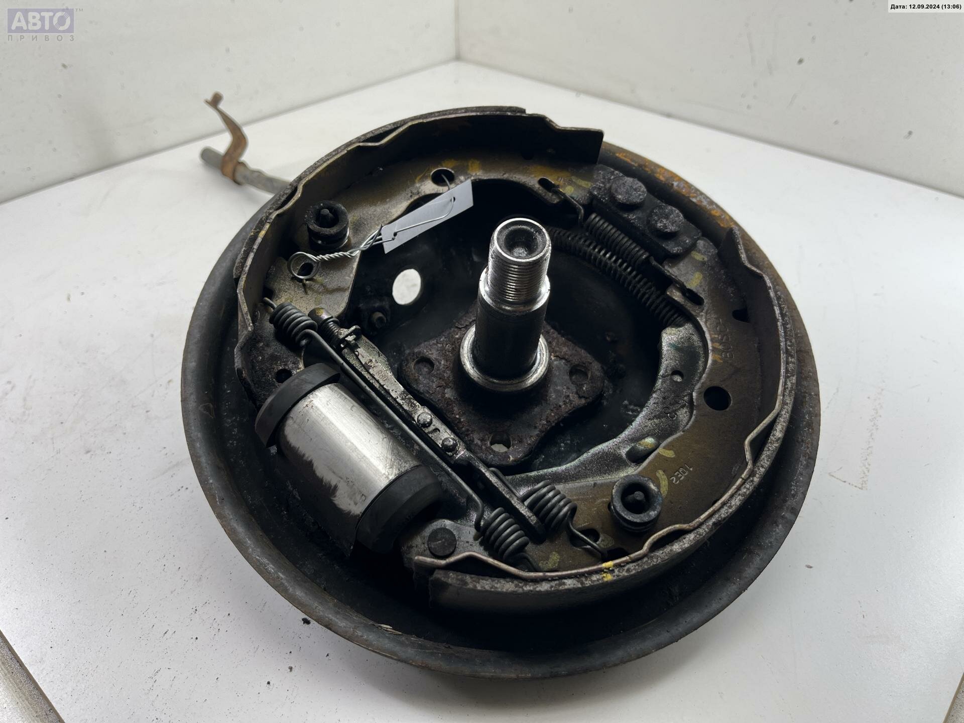 Щиток (диск) опорный тормозной задний правый Nissan Micra K13 (2010-2016)