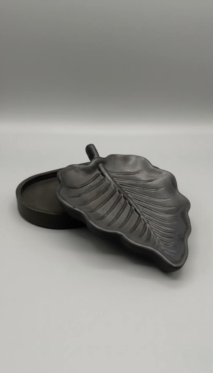 Элегантная бетонная подставка "Лист", лаковое покрытие