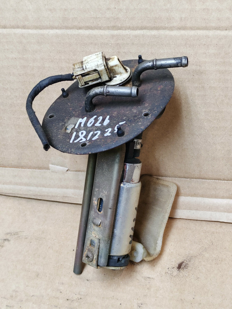 Насос топливный Mazda 626 GE хэтч