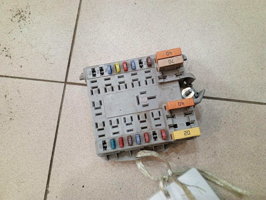 Блок предохранителей подкапотный от Fiat Albea 2002-2012