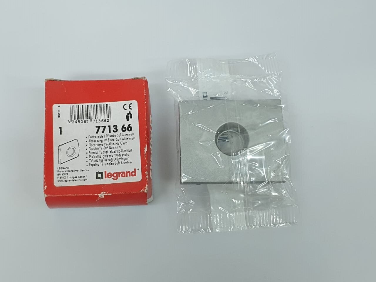 Накладка Legrand Galea 771366, для ТВ розетки, термопласт, цвет алюминий