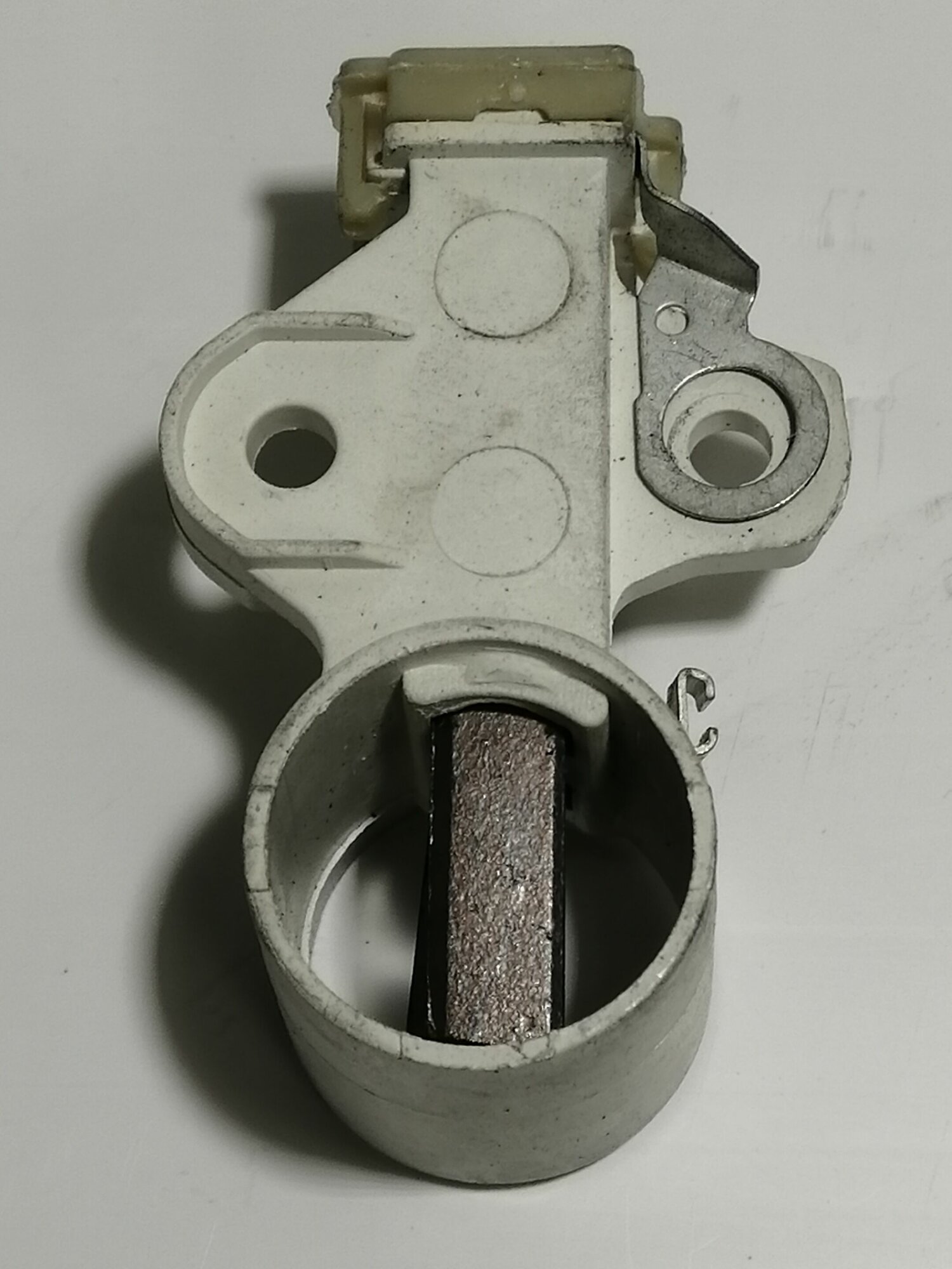 Щеткодержатель генератора SAT Chery Amulet [1.6 8V 5MT лифтбэк]