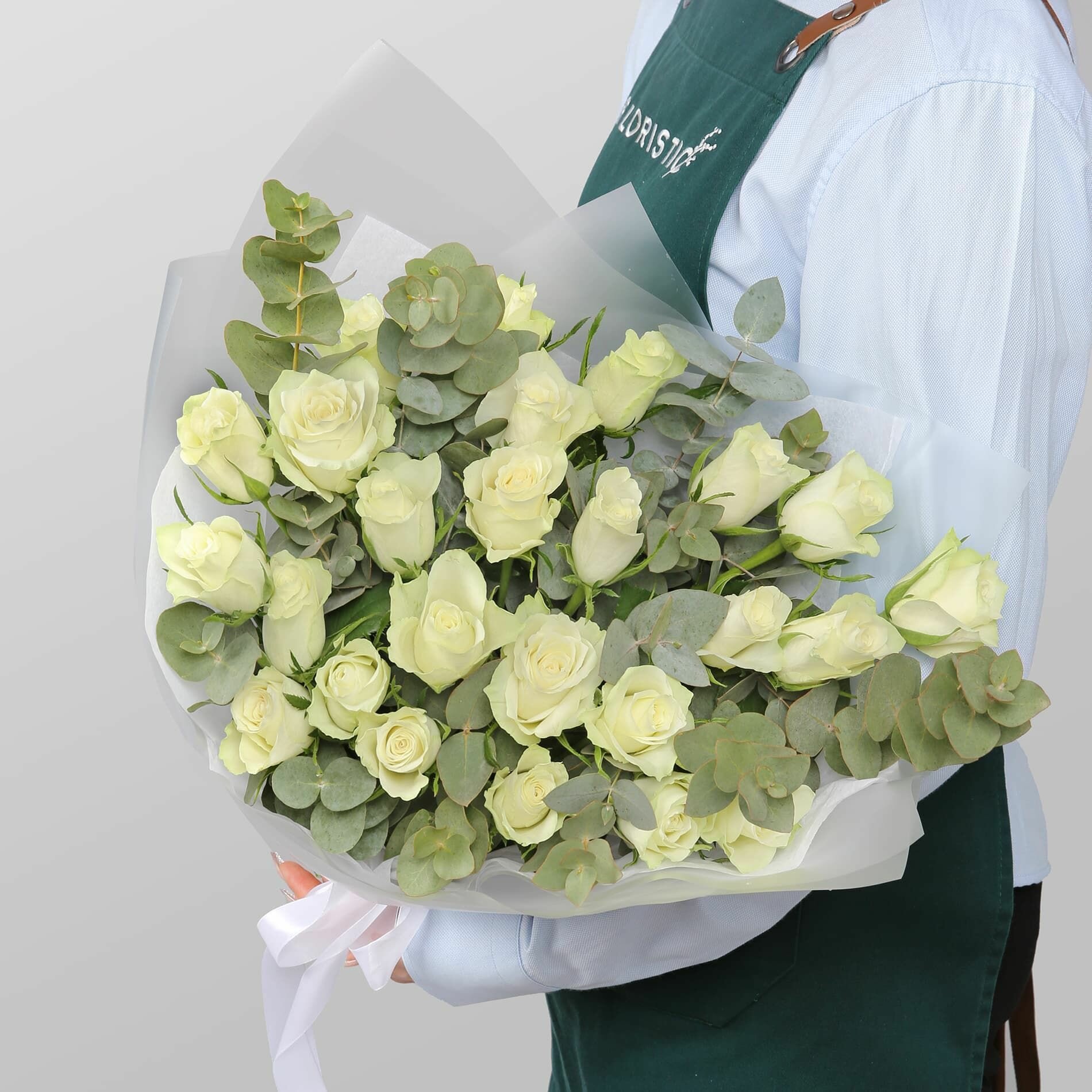 Букет Роз Кения 25 шт Романс в розах с эвкалиптом