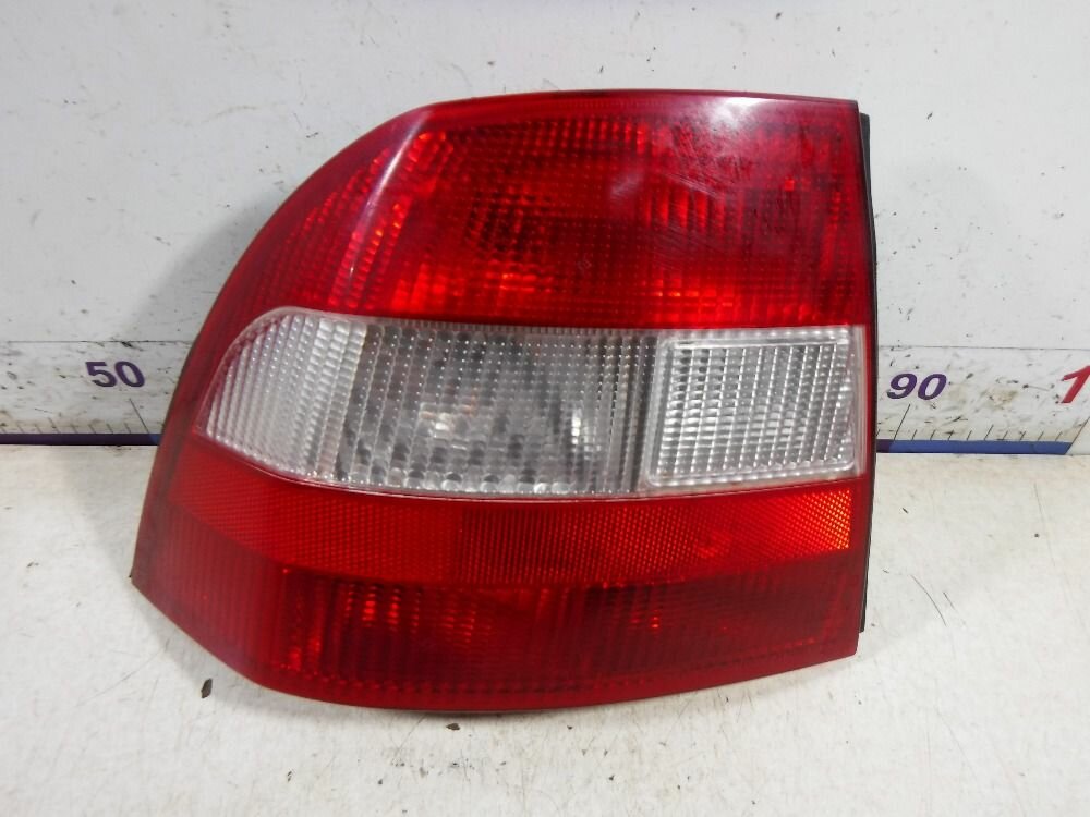 Фонарь задний левый Opel Vectra B 90568047