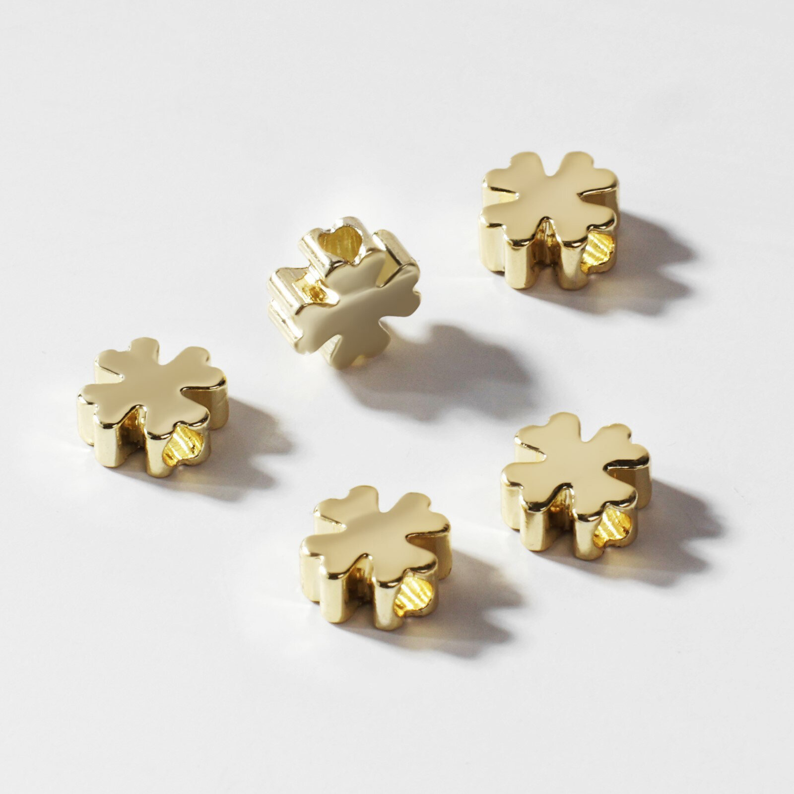 Бусина-разделитель родированная «Клевер», 5×5 мм, d(вн.)=2мм, (набор 10 шт.), цвет золото, 9795302