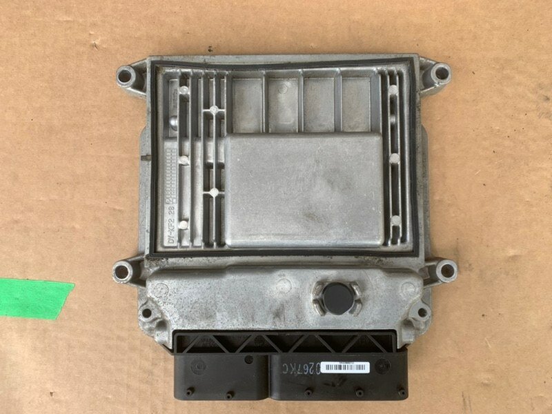 Блок управления двигателем Kia Rio JB G4EE 39130-26AD0