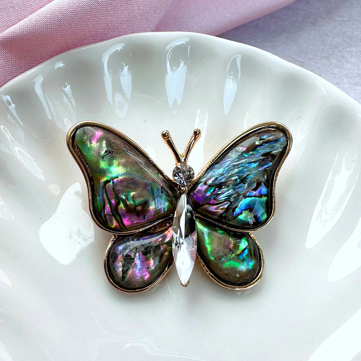 Брошь, циркон