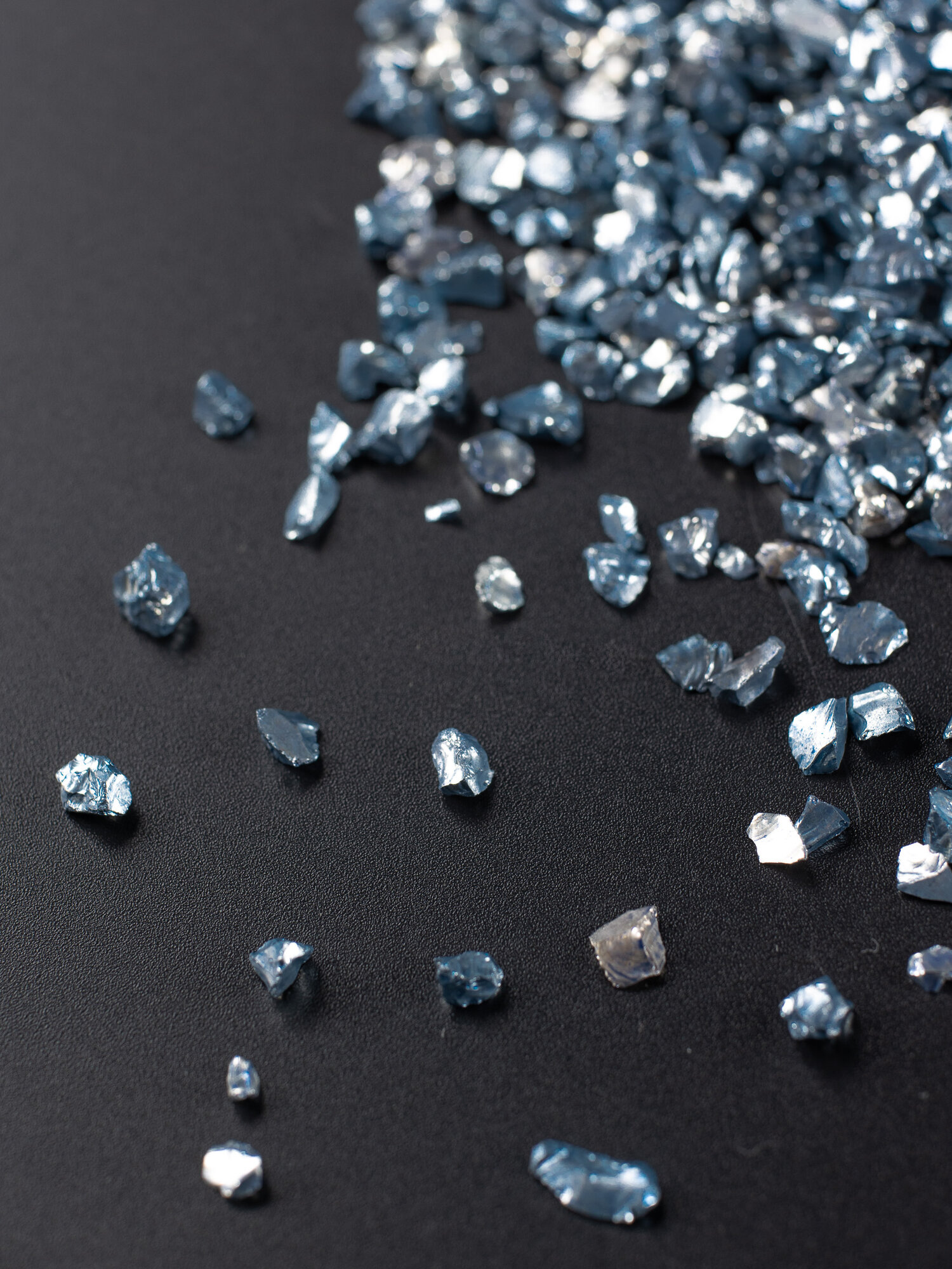 Стеклянная крошка 100 гр, декоративное стекло, металлик, цвет серо-голубой фр. 3-6 мм, D'Mari