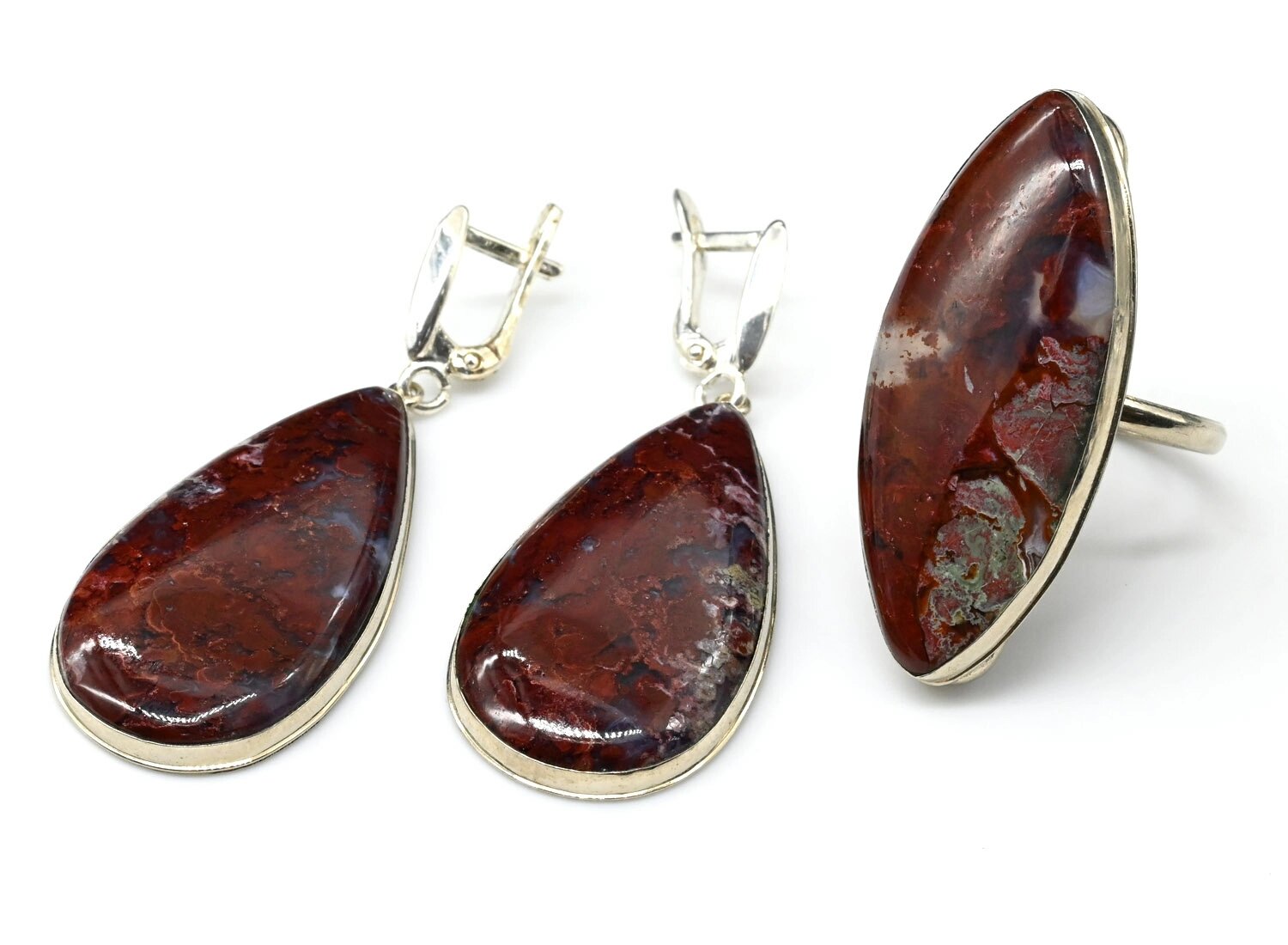 Комплект бижутерии: кольцо, серьги, агат