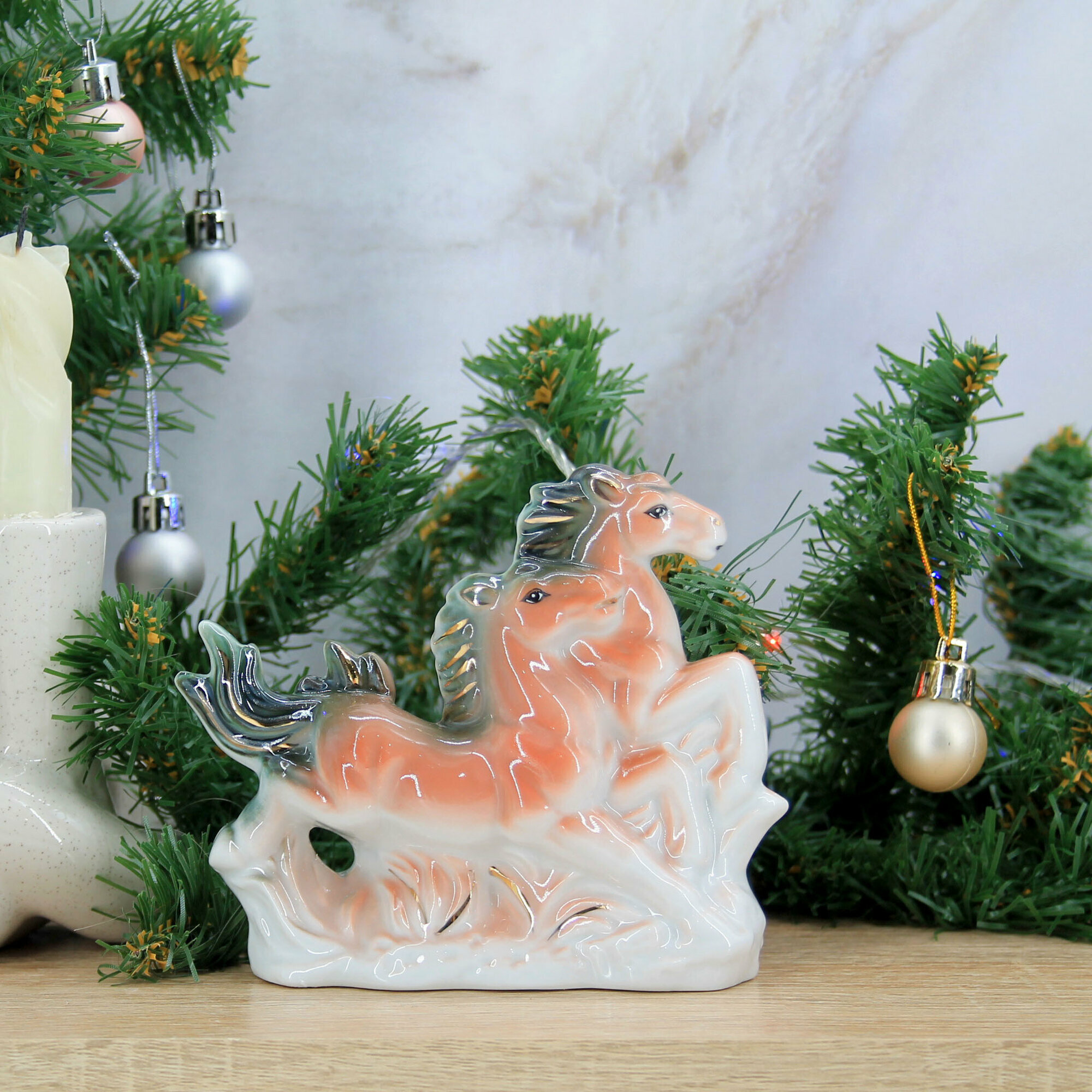 Интерьерная статуэтка Пара лошадей , 10 см , фарфор , цвет белый / бежевый