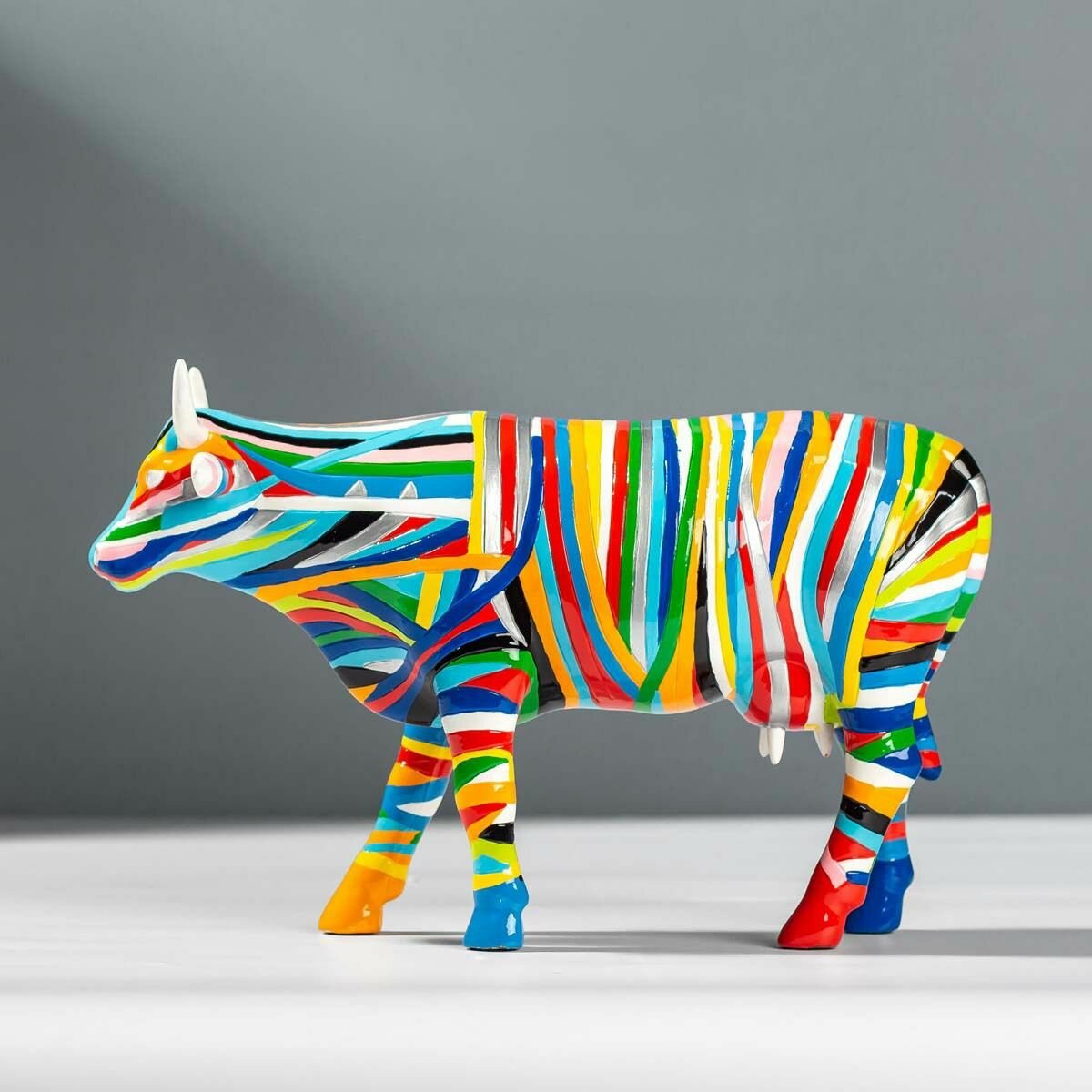 Статуэтки коровы CowParade коллекционные для декора интерьера