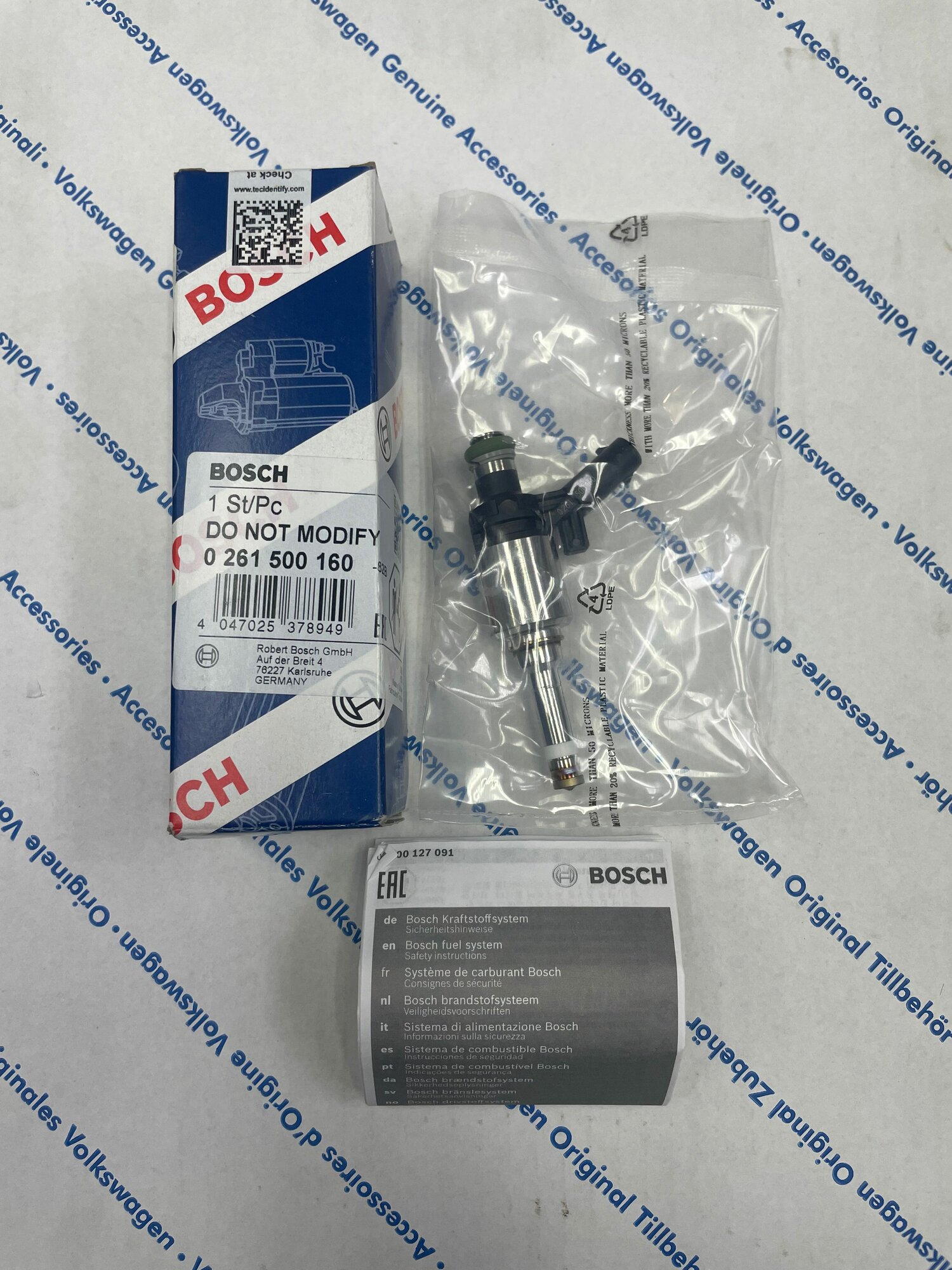 Bosch 0261500160 Форсунка топливная для GOLF VI (2009>)/VW Passat B6 2005-2010/VW Passat B7 2011-2015