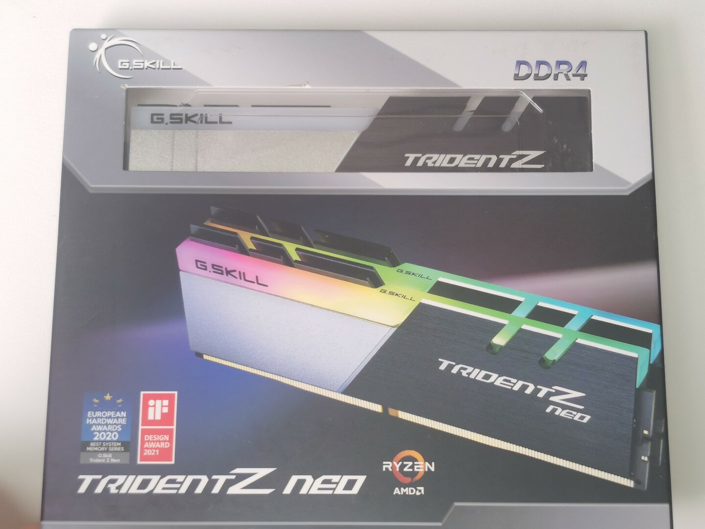 Оперативная память G.SKILL Trident Z NEO, 32 Гб DDR4, 2x16 Гб, 4000 МГц, CL18, F4-4000C18D-32GTZN
