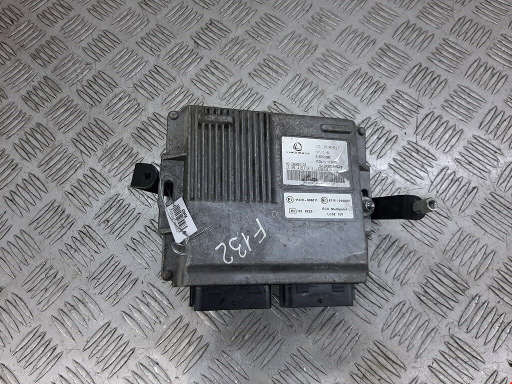Блок управления двигателем Renault Sandero 1 6001548282 арт. 628458