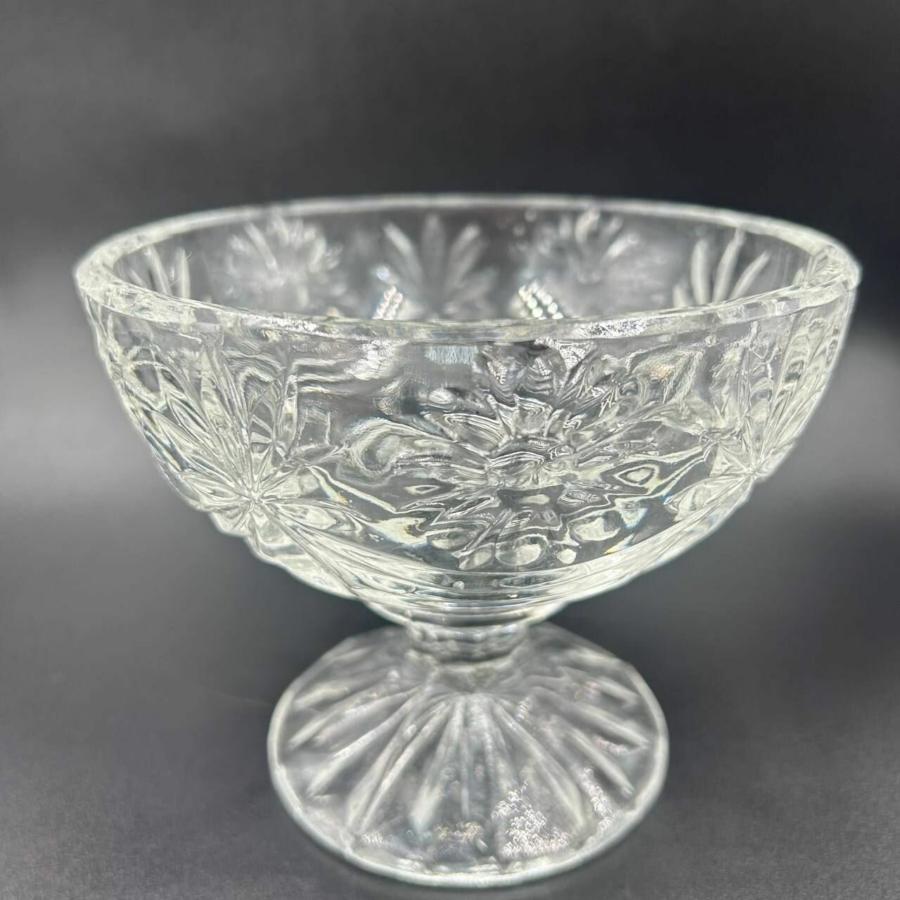 Вазочка креманка на ножке, Цветы, Хрусталь, СССР, высота 10,5 см, диаметр 13 см! Винтаж!